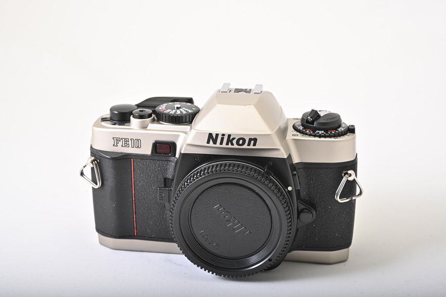 Camera31 :: Nikon FE10 Cameras