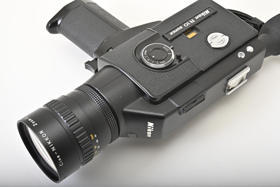 Camera31 :: Nikon R10 Cameras